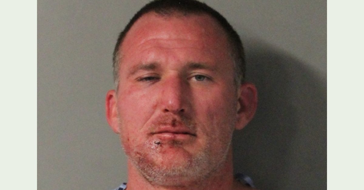Driver flees police, crashes into yard in Merrimack - Newport Dispatch